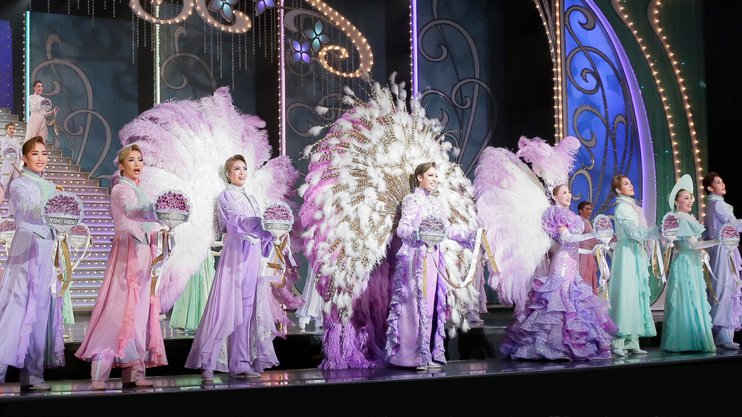 【宝塚歌劇】パレードコレクション2023～花組編～ | バラエティ・音楽の動画配信はTELASA(テラサ)-見逃し配信＆動画が見放題