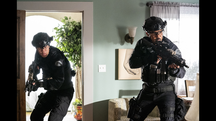 S.W.A.T. シーズン7 第11話／吹替 | 海外・アジアドラマの動画配信はTELASA(テラサ)-見逃し配信＆動画が見放題