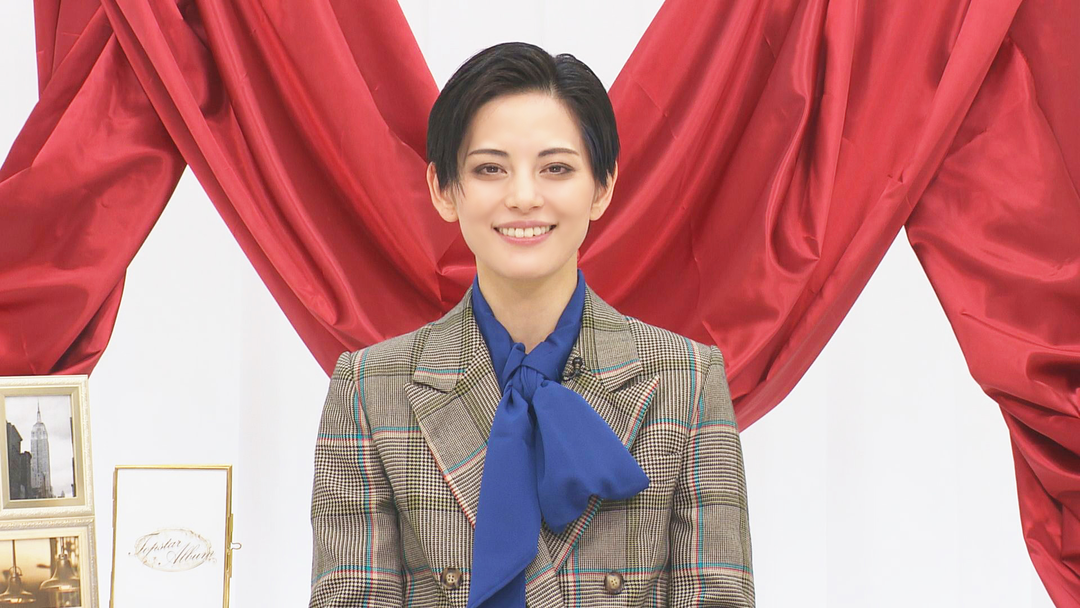 【宝塚歌劇】TAKARAZUKA NEWS Pick Up「トップスターアルバム 雪組 朝美絢」～タカラヅカニュースお正月スペシャル！2025より～ | バラエティ・音楽の動画配信は ...